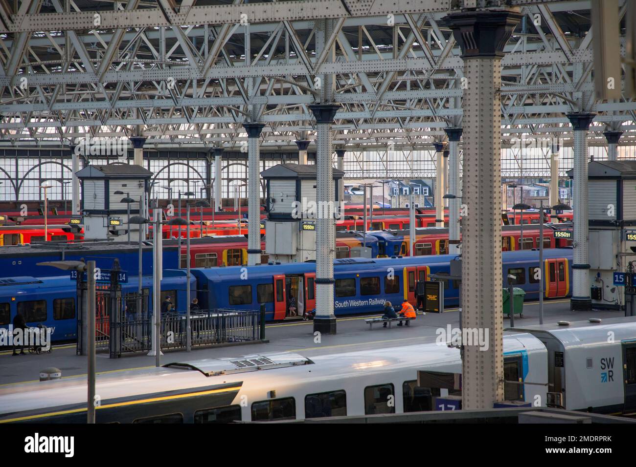 Waterloo Station London lots of trains Stock Photo - Alamy
