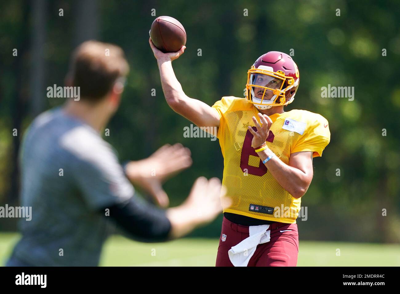 Washington Football Team quarterback Steven Montez (6) throws the ball ...
