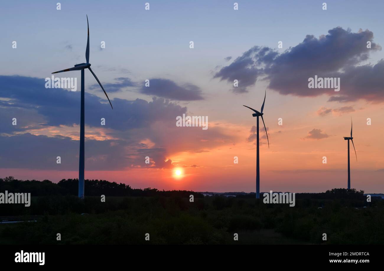 Turbines and setting sun hi-res stock photography and images - Alamy