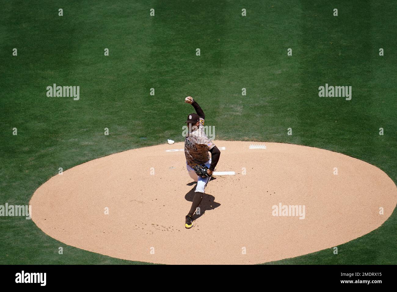 San Diego Padres starting pitcher Craig Stammen works against a ...