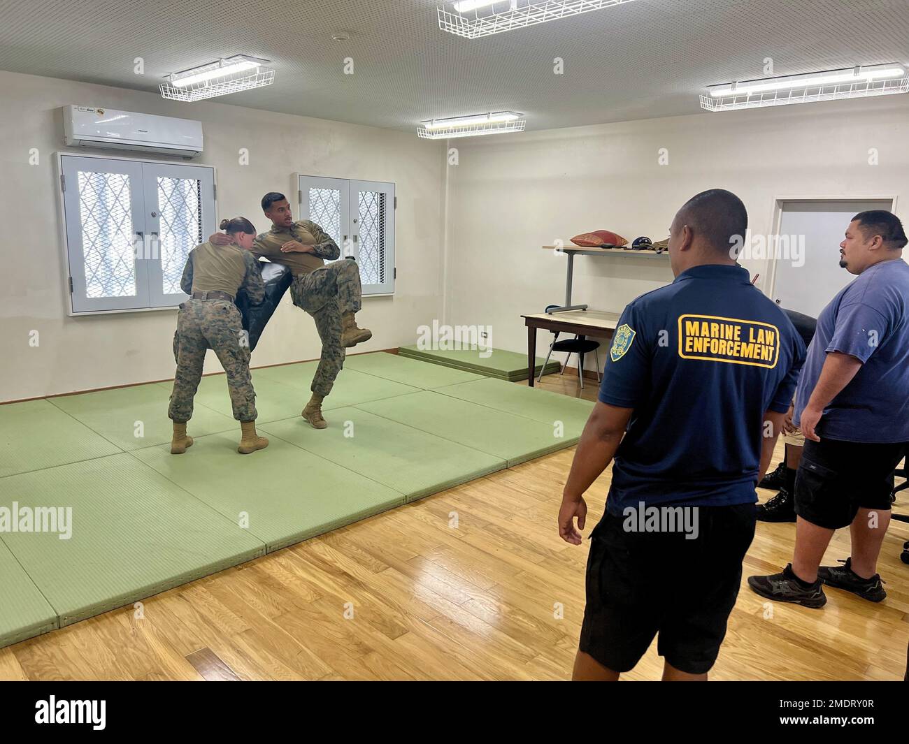 Members of U.S. Coast Guard Maritime Safety and Security Team Honolulu ...