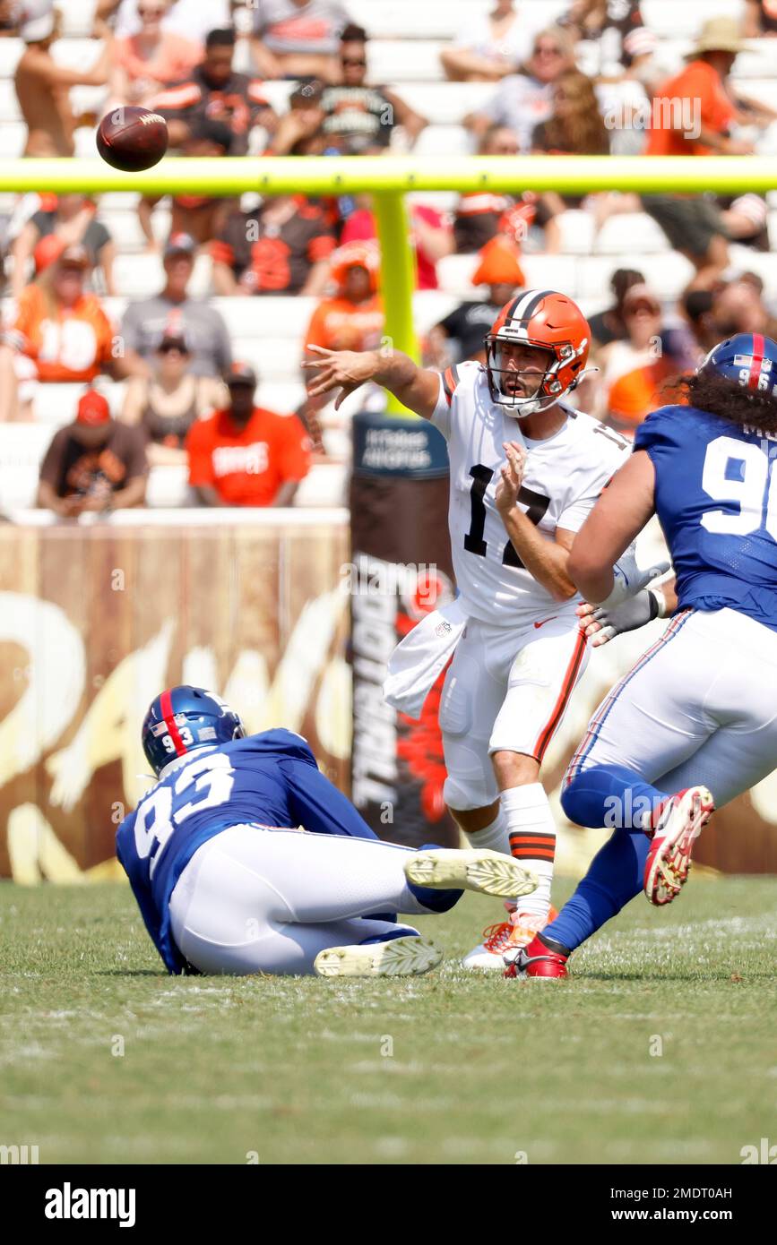 Cleveland Browns quarterback Kyle Lauletta (17) throws the ball during ...