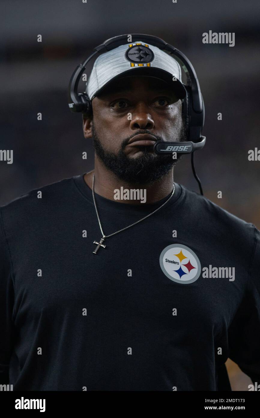 Pittsburgh Steelers head coach Mike Tomlin looks on during an NFL ...