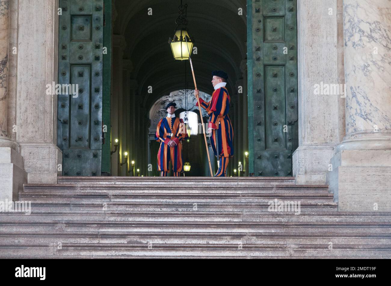Pontifical Swiss Guards in St Peter’s Basilica, Vatican City, Rome ...