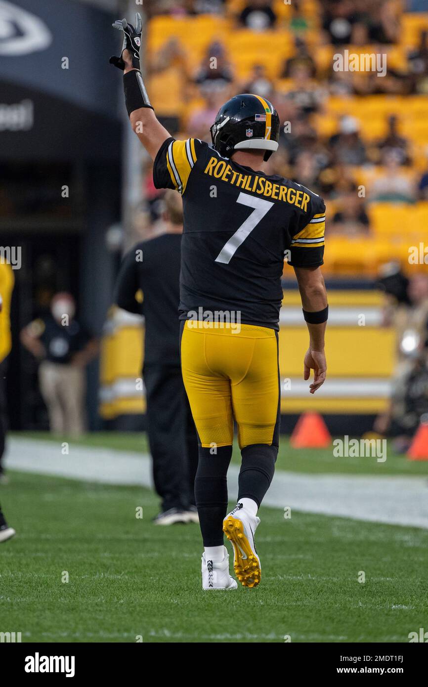 Pittsburgh Steelers quarterback Ben Roethlisberger (7) celebrates after ...