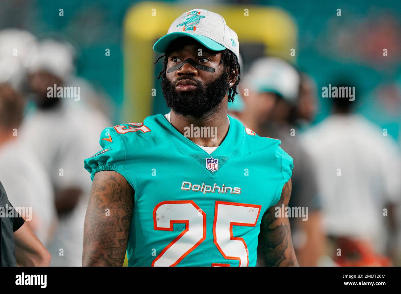 Miami Dolphins cornerback Xavien Howard (25) walks the sidelines during ...