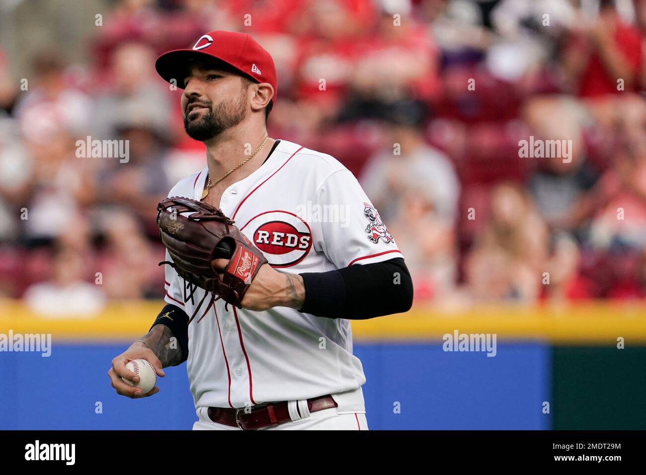 Cincinnati Reds right fielder Nick Castellanos (2) plays during a ...