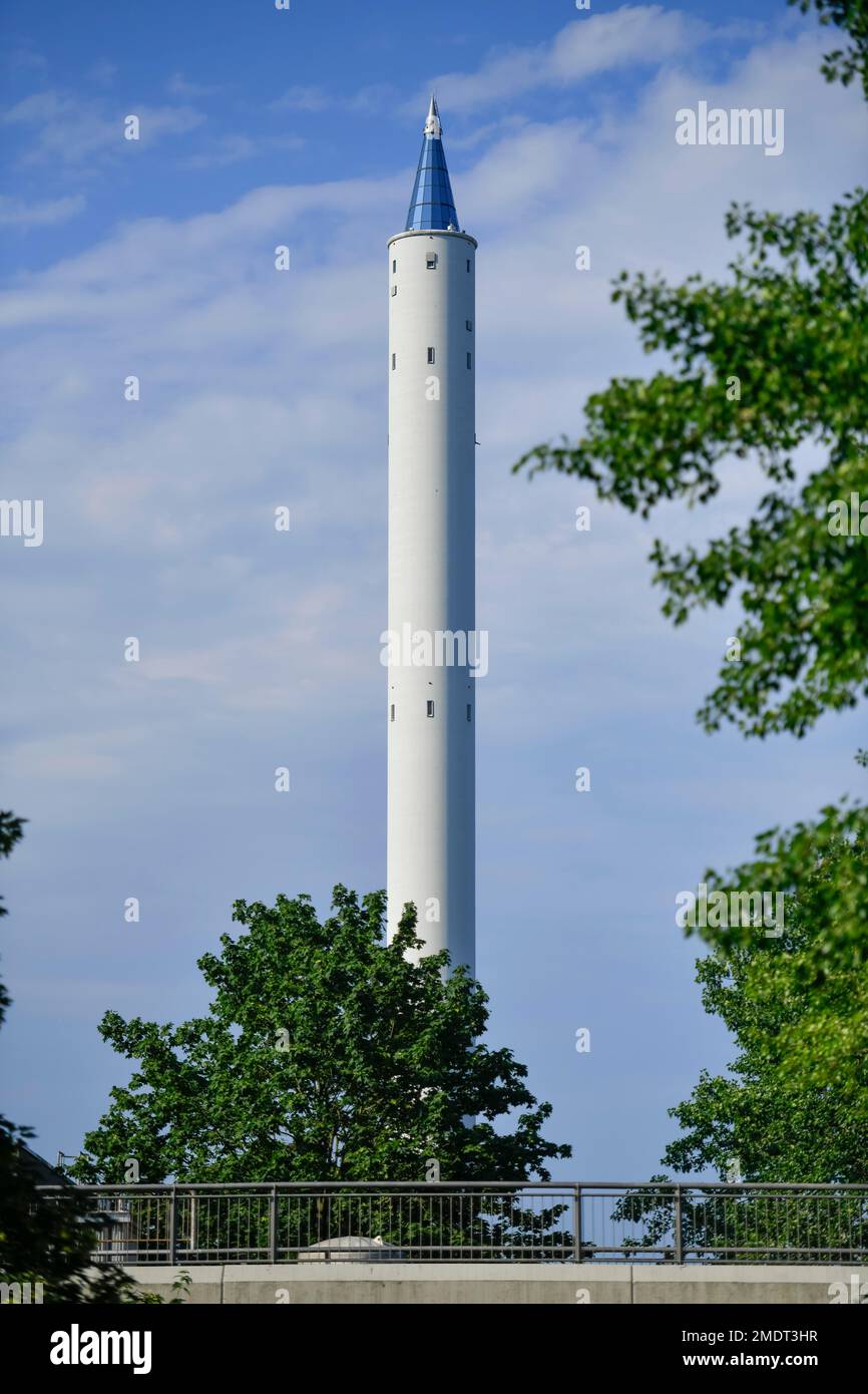 Microgravity drop tower hi-res stock photography and images - Alamy