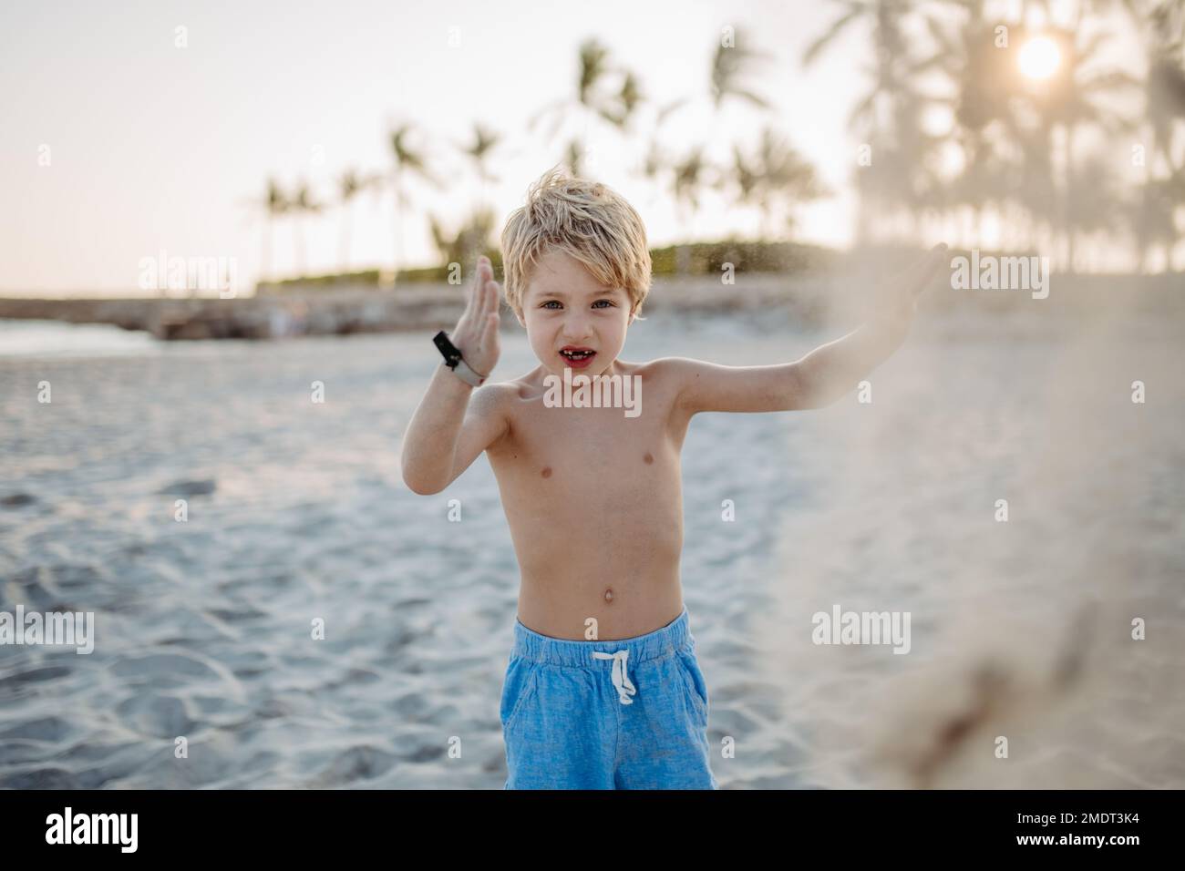 Sand throwing hi-res stock photography and images - Alamy