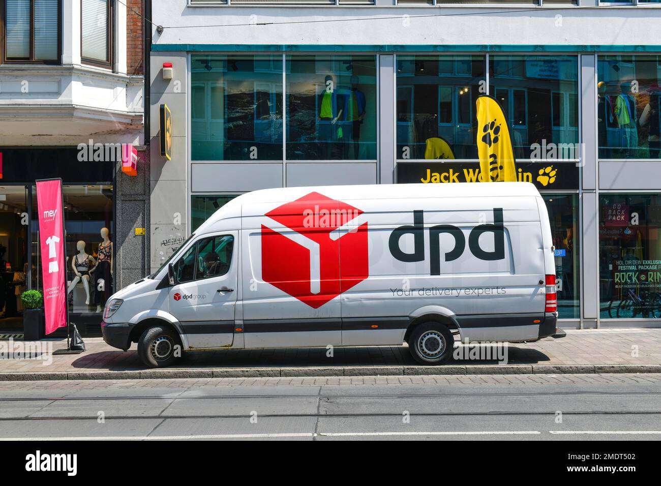 Dpd delivery van transport hi-res stock photography and images - Alamy