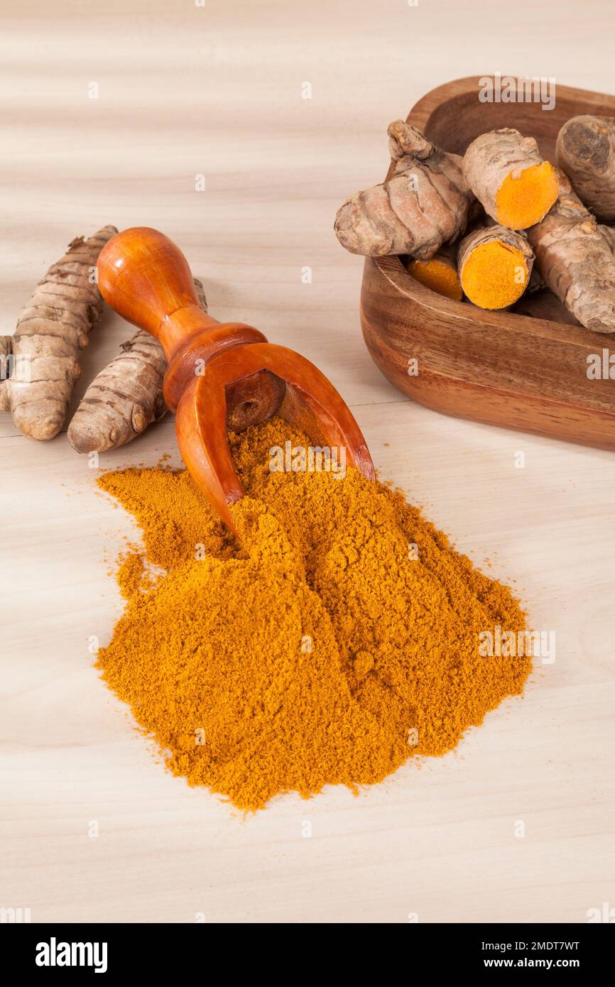 Turmeric - Curcuma longa root and turmeric powder for alternative ...