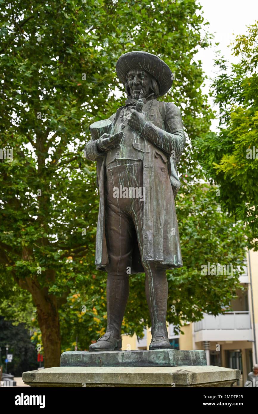Bronze sculpture farmer hi-res stock photography and images - Alamy