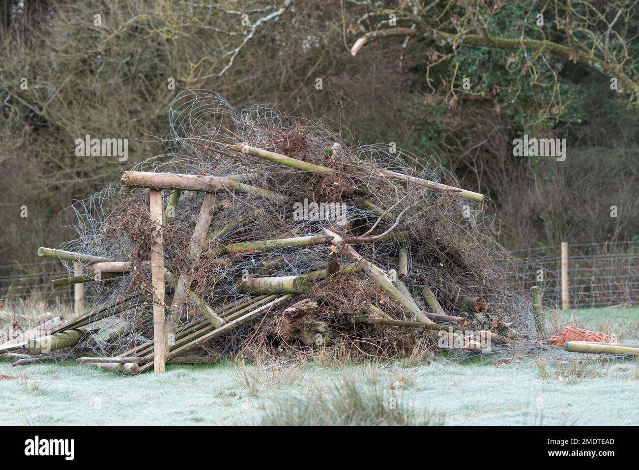 Old farm fence hi-res stock photography and images - Alamy