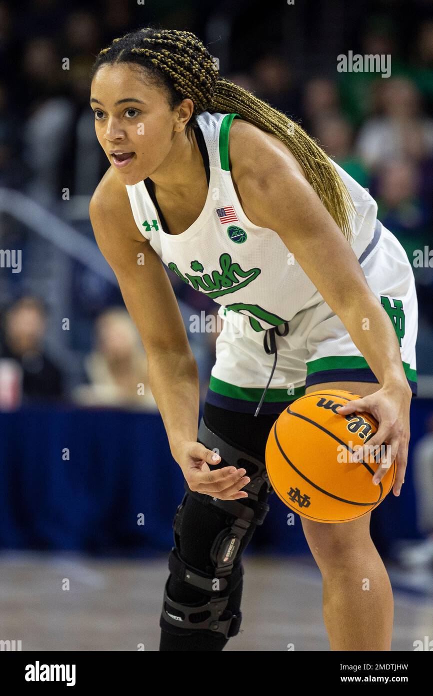 South Bend, Indiana, USA. 22nd Jan, 2023. Notre Dame guard Jenna Brown ...