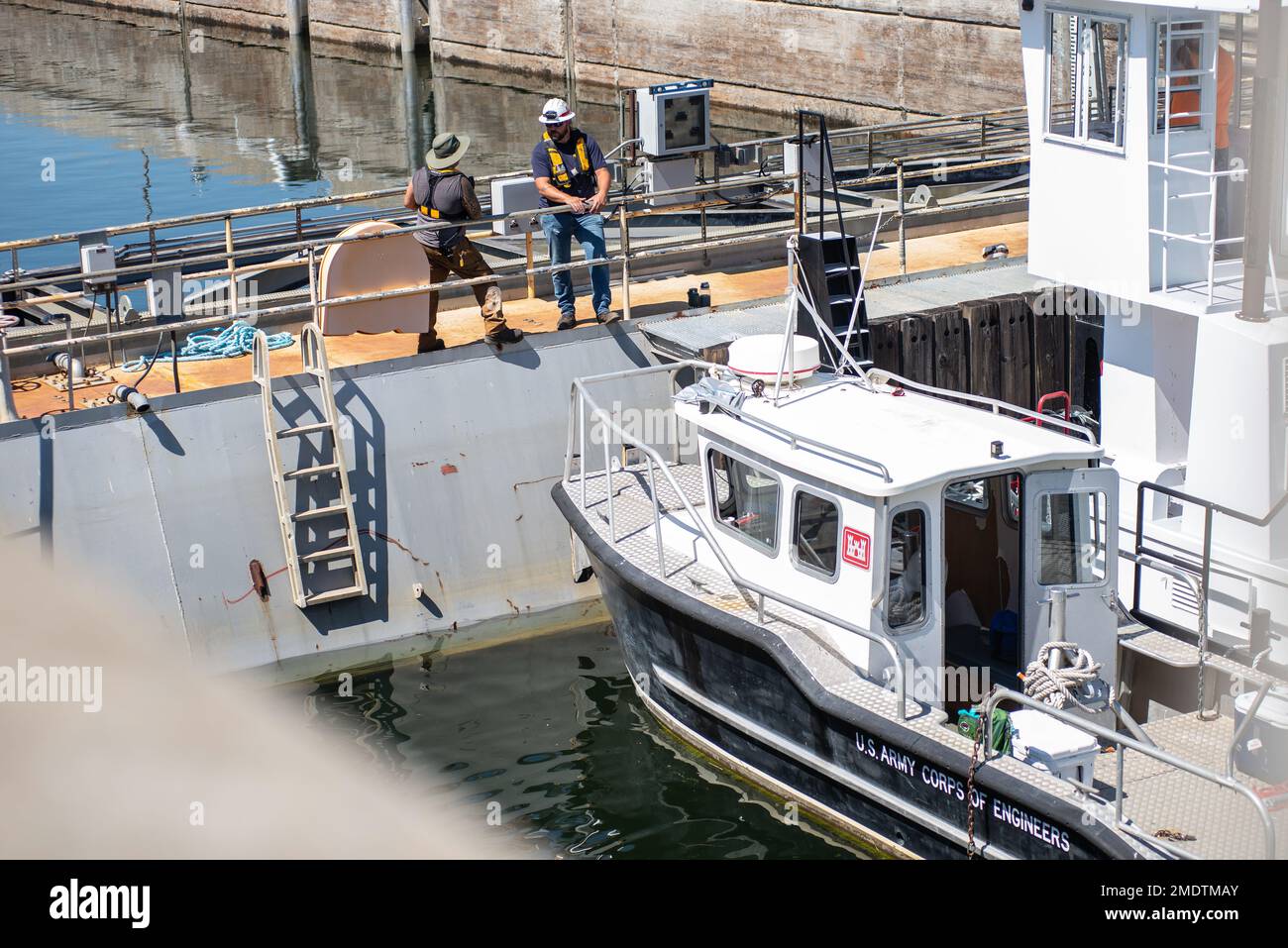Operations and maintenance staff with Portland District, U.S. Army ...