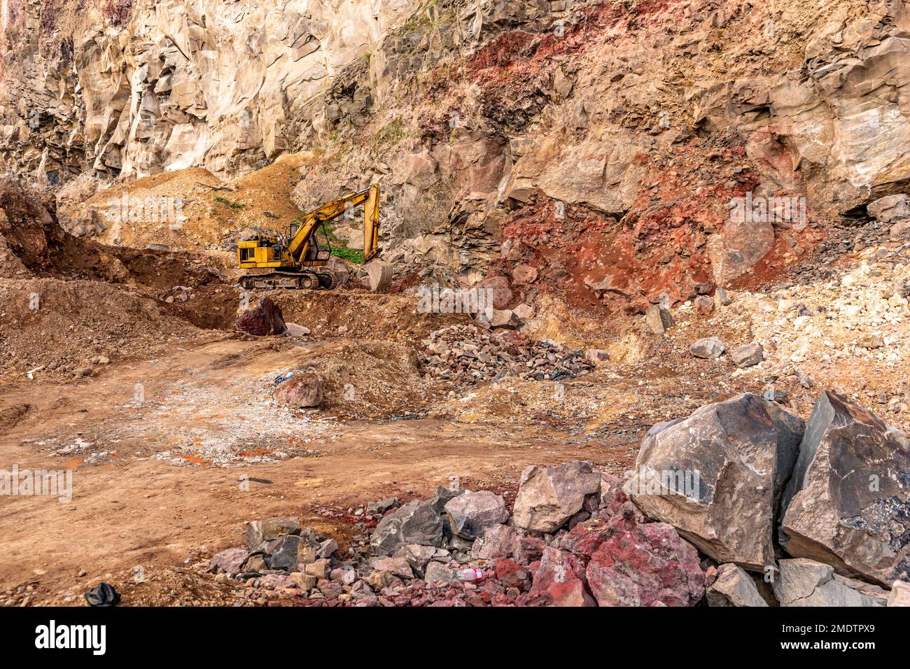 Road excavation mountain hi-res stock photography and images - Alamy
