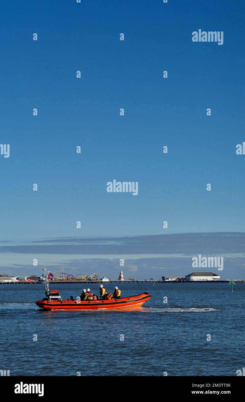 RNLI craft B-863 David Porter MPS from RNLI Clacton returning to base ...