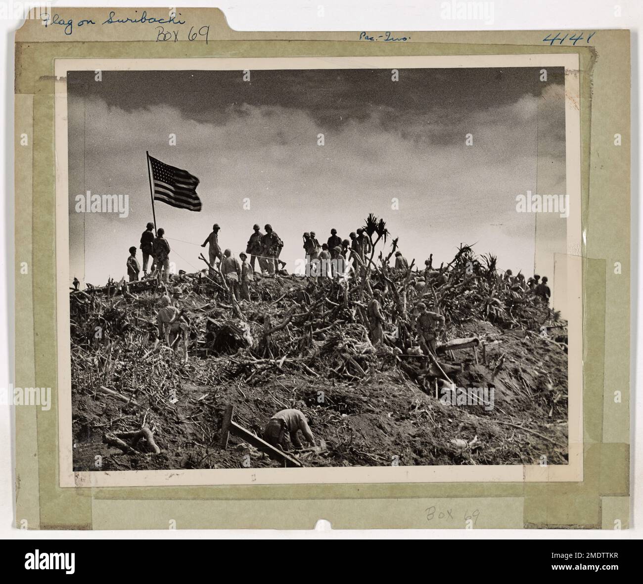 Marines flag raising iwo jima hi-res stock photography and images - Alamy