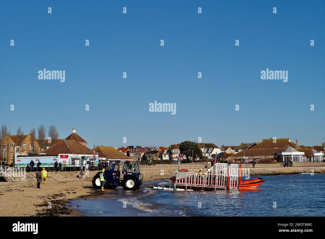 RNLI craft B-863 David Porter MPS from RNLI Clacton returning to base ...