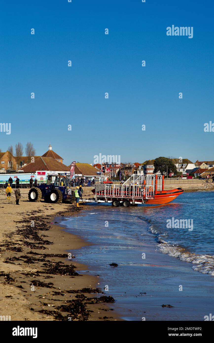 RNLI craft B-863 David Porter MPS from RNLI Clacton returning to base ...
