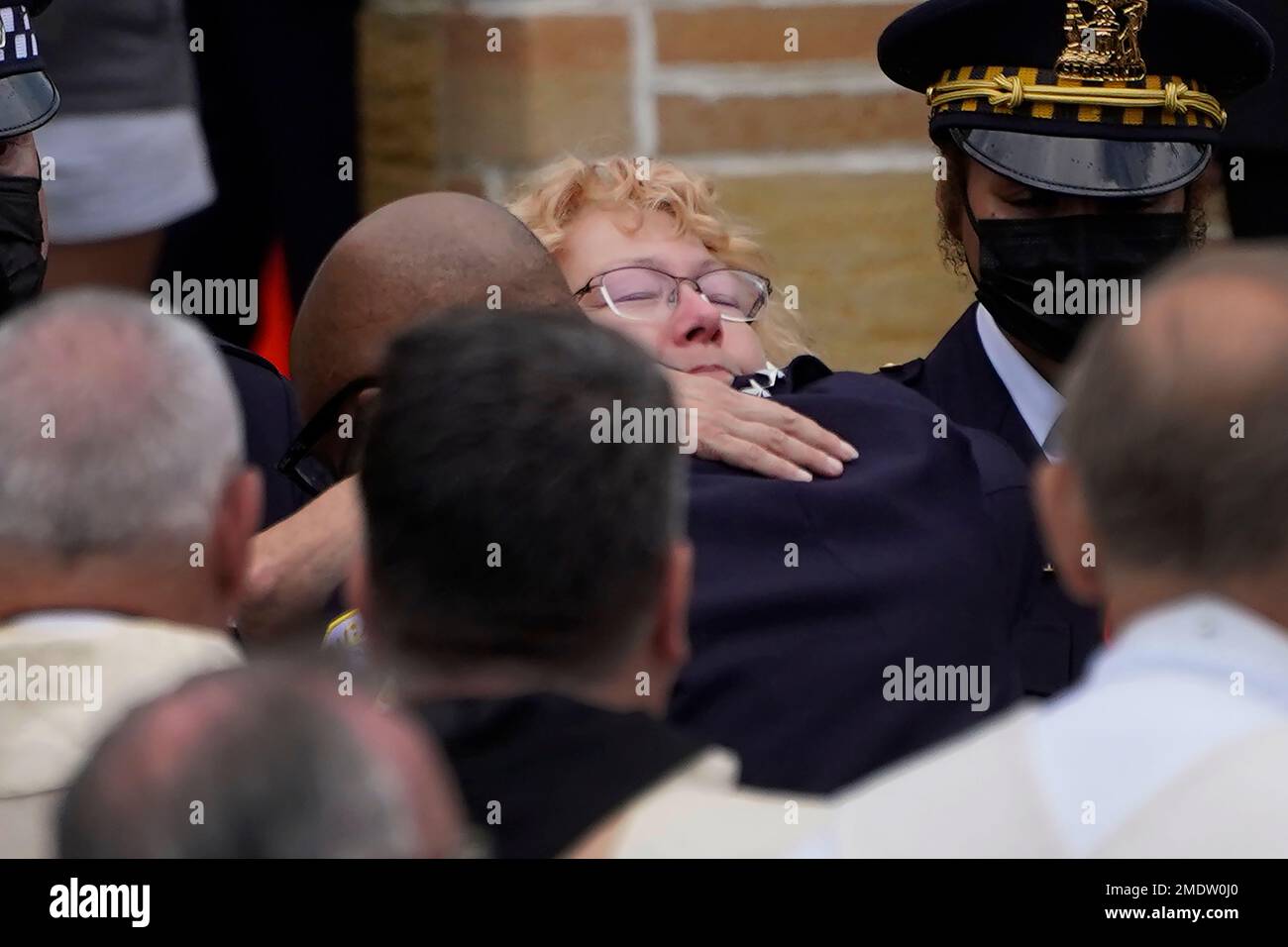 Elizabeth French receives a hug from Chicago police superintendent ...