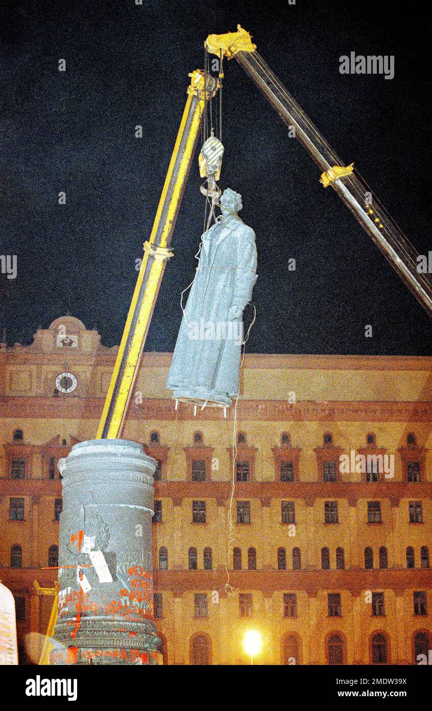 FILE - In this Friday, Aug. 23, 1991 file photo, the statue of the ...