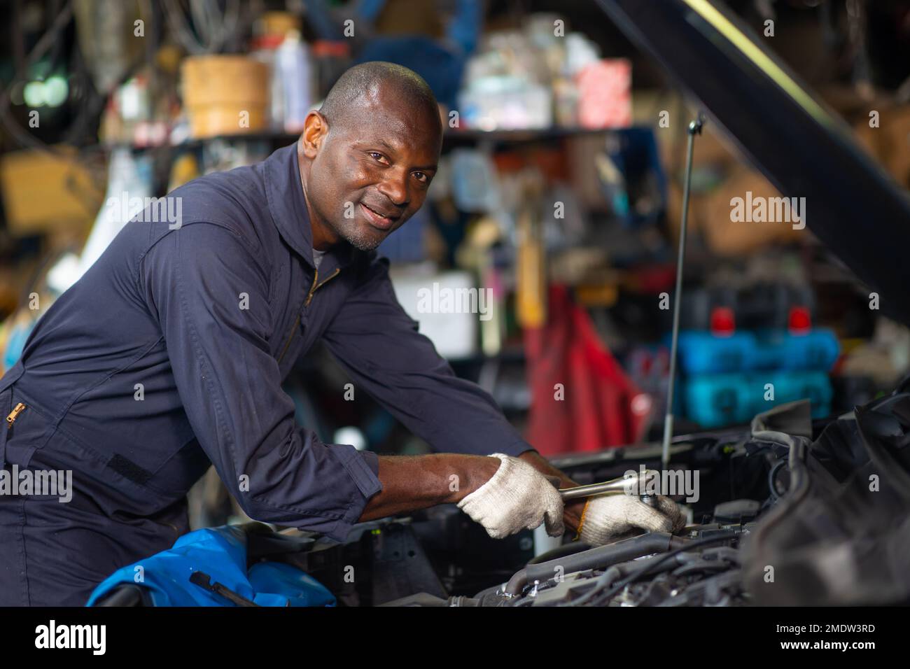 Worker repair car maintenance hi-res stock photography and images - Alamy