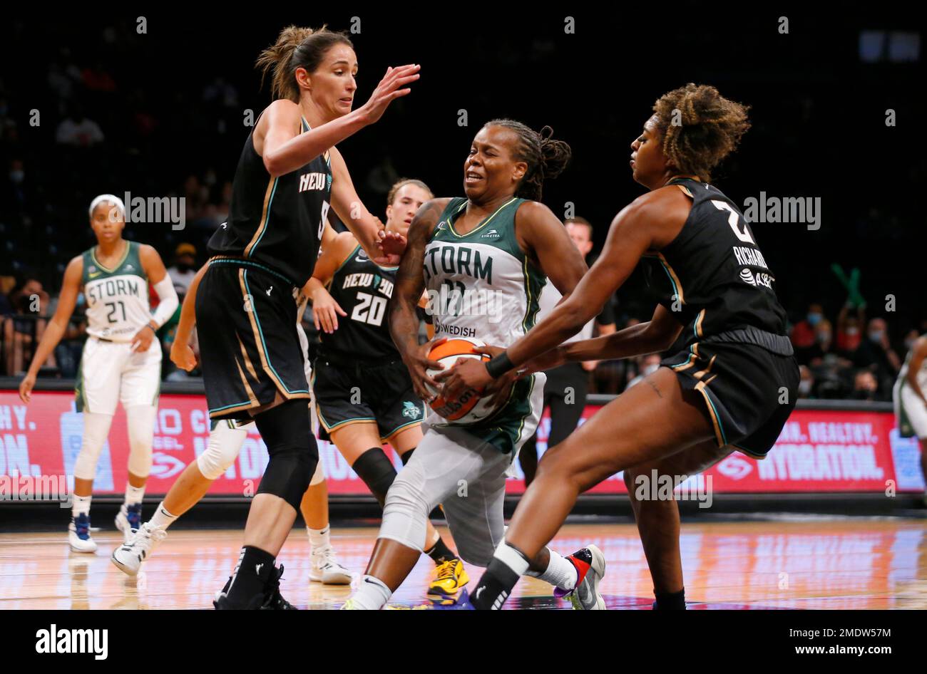New York Liberty guards Rebecca Allen and DiDi Richards (2) defend ...