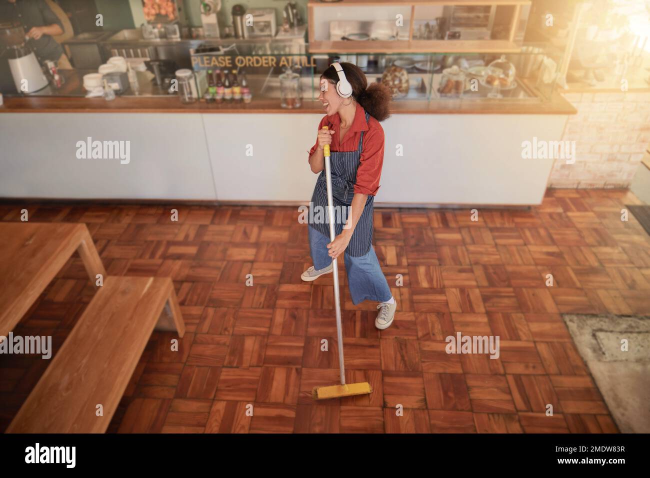 Dance cafe that time hi-res stock photography and images - Alamy