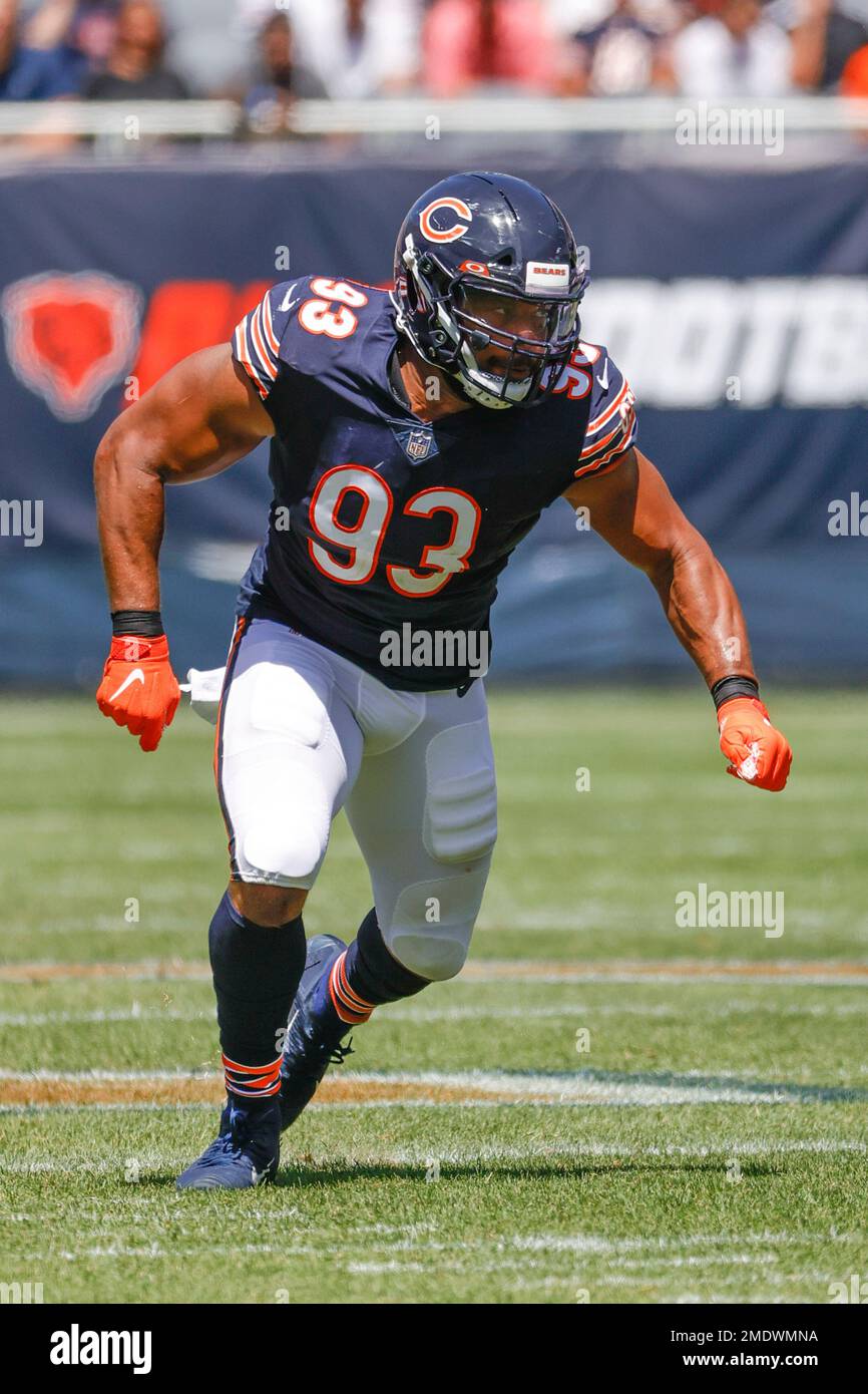 Chicago Bears linebacker James Vaughters (93) in action during the ...
