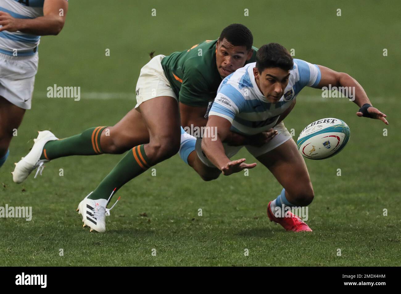 Aphelele Fassi of South Africa tackles Nicolas Sanchez of Argentina ...