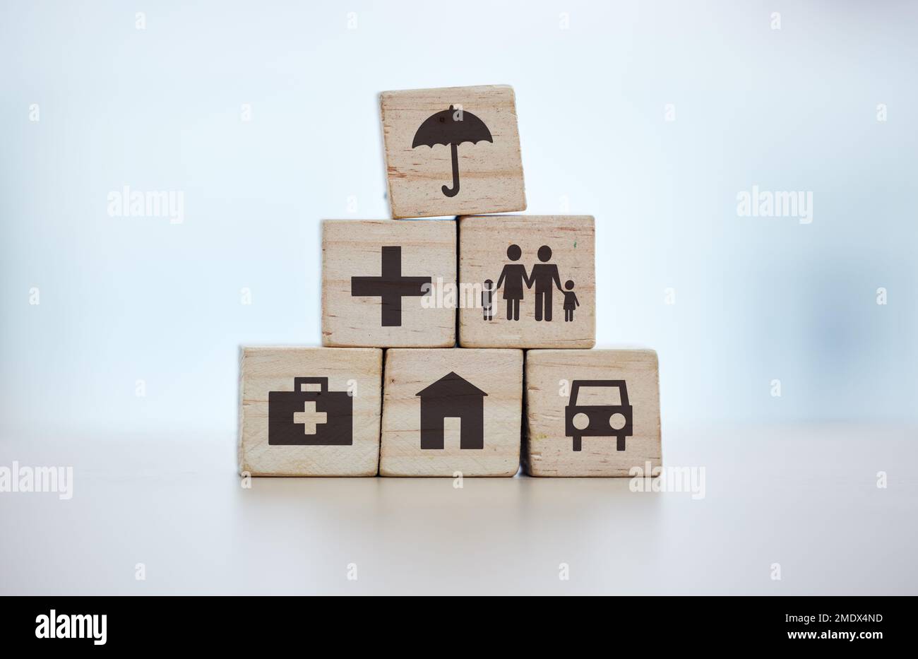 Car on blocks hi-res stock photography and images - Alamy