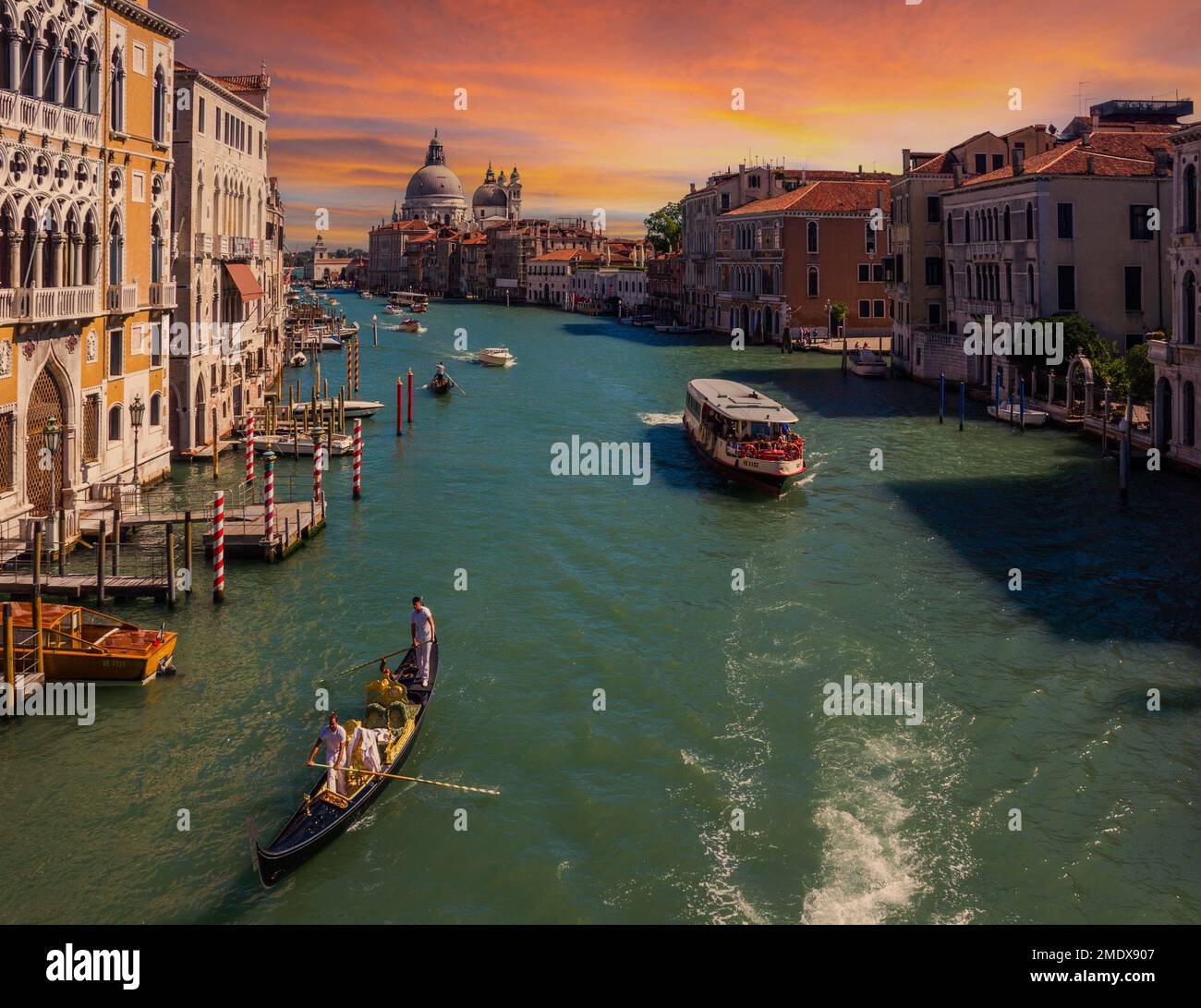 Ponte academia venice hi-res stock photography and images - Alamy