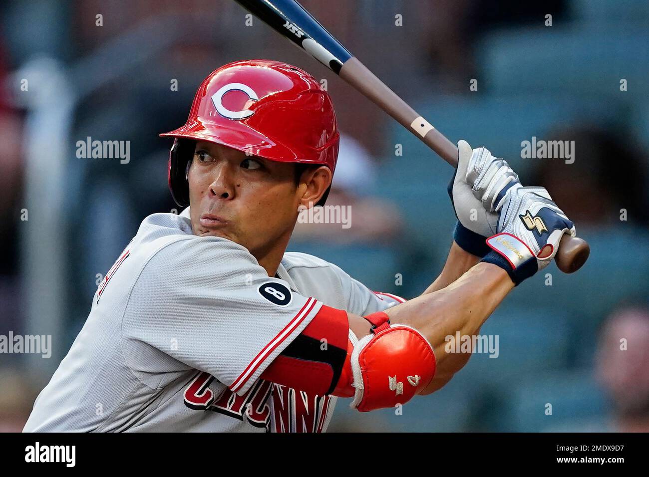 Cincinnati Reds left fielder Shogo Akiyama (4) bats against the Atlanta ...