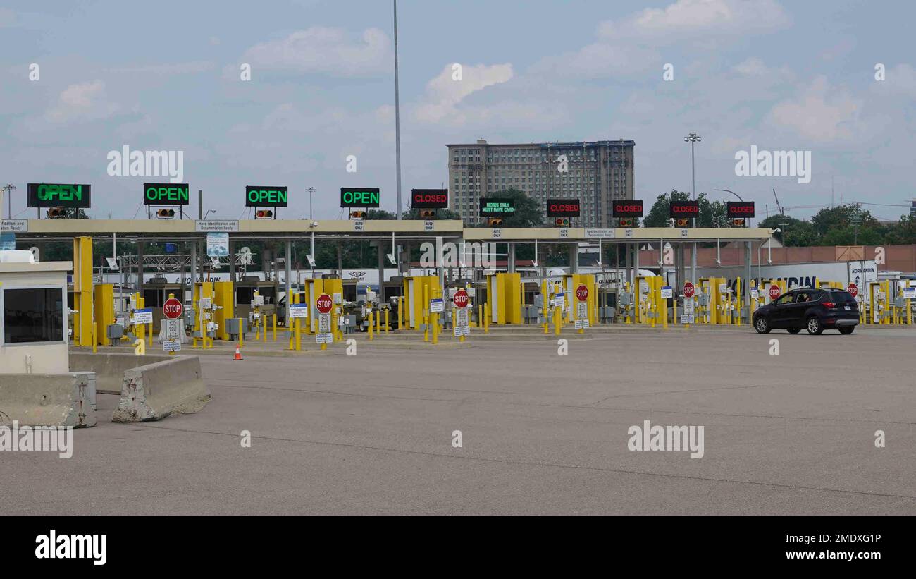 A vehicle enters U.S. Customs and Border Protection booths entering the ...