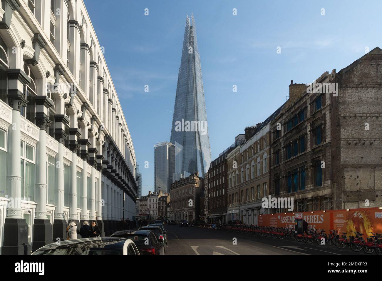 Southwark street towards London bridge Stock Photo - Alamy