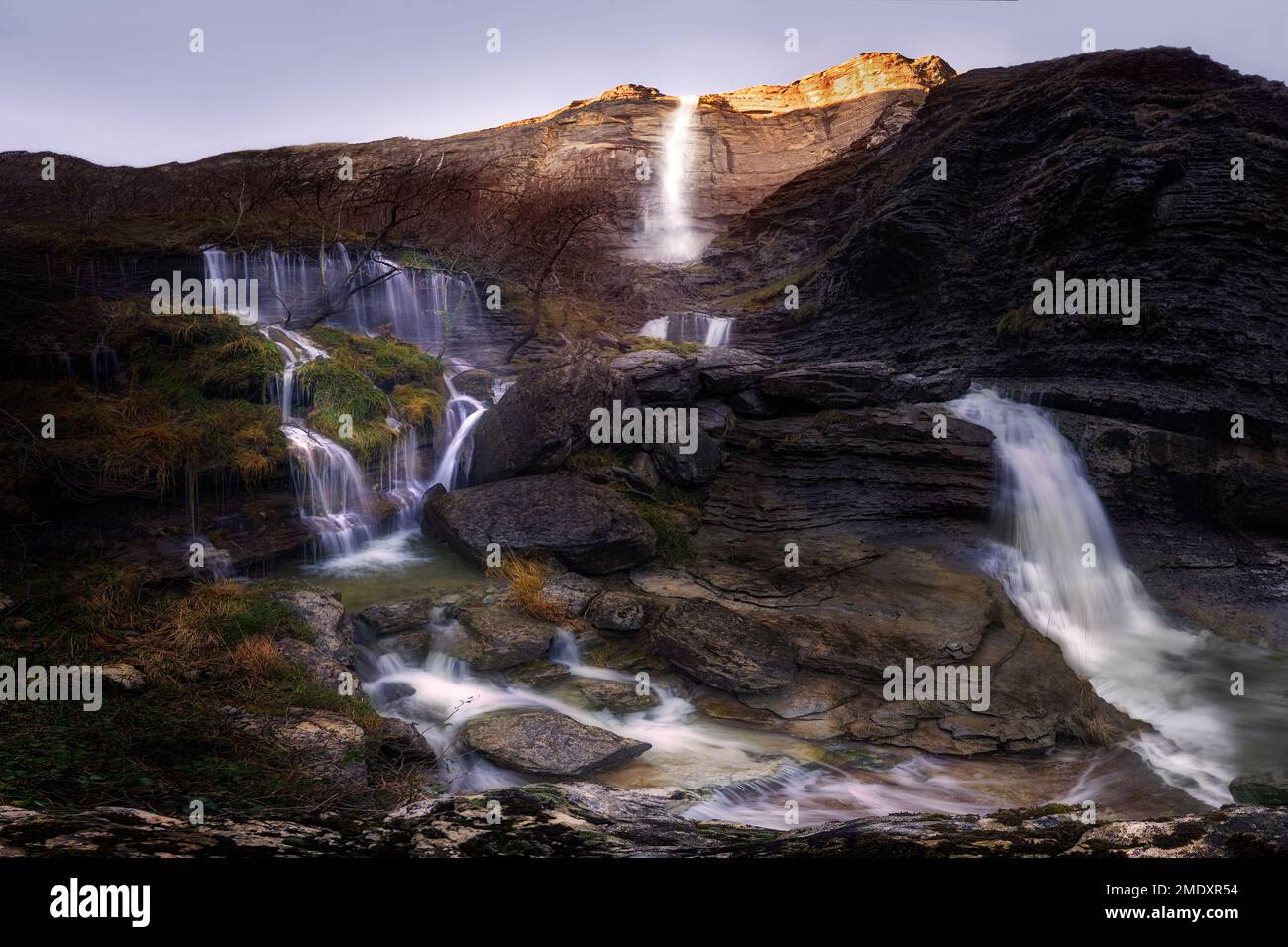 Salto del nervion desde el cañon de delika Stock Photo - Alamy