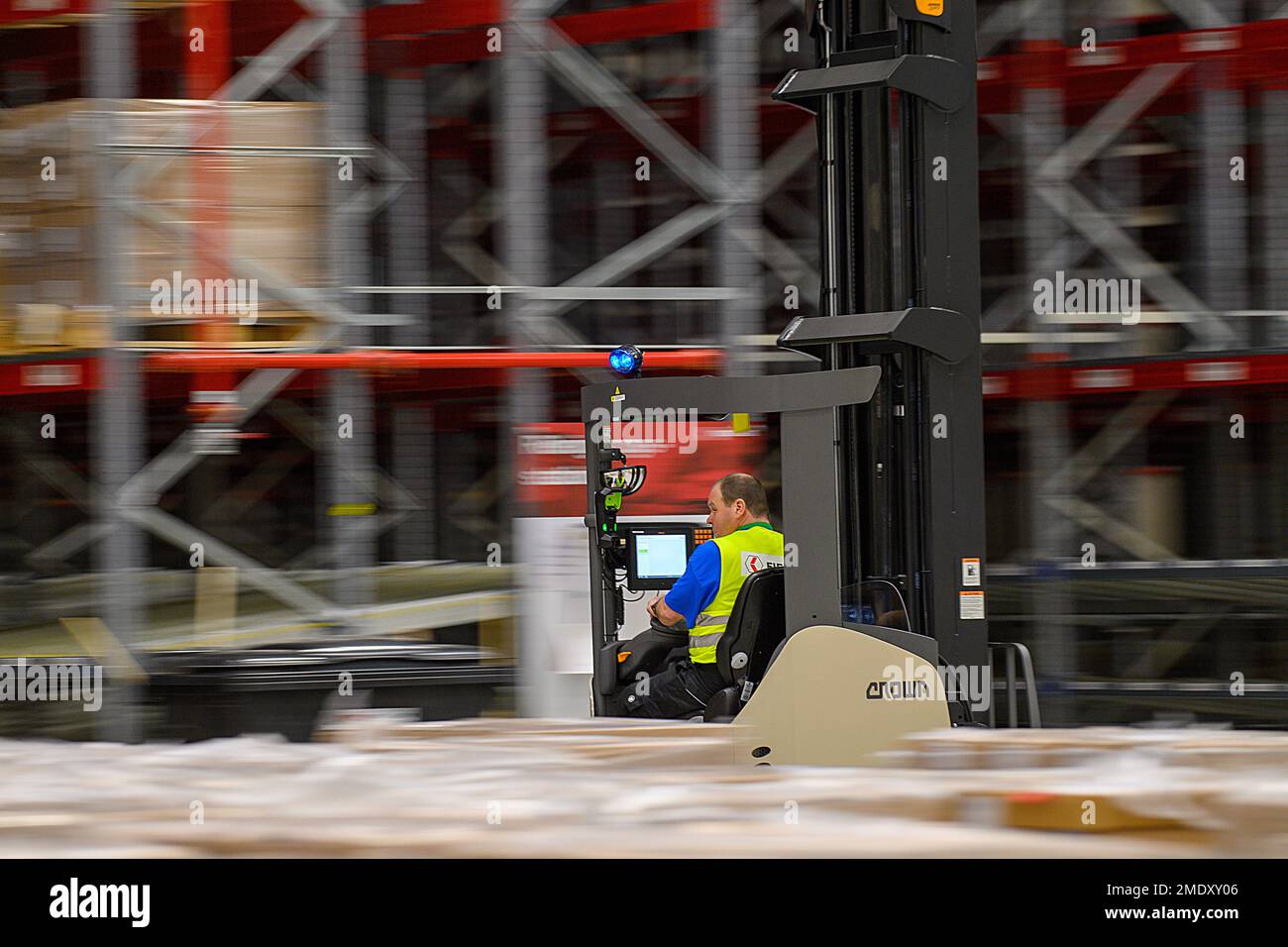 Logistica center hi-res stock photography and images - Alamy