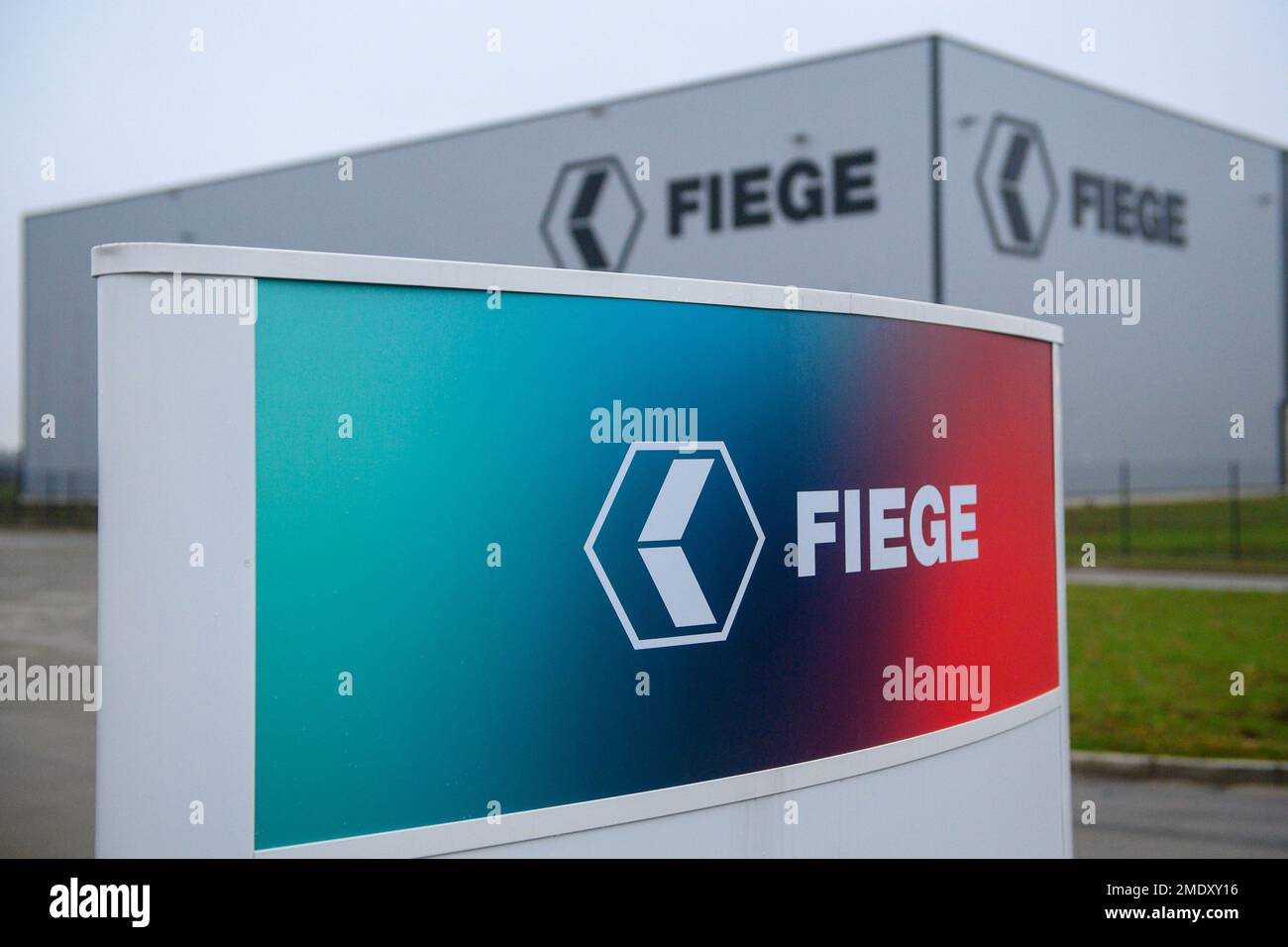 Logistica center hi-res stock photography and images - Alamy