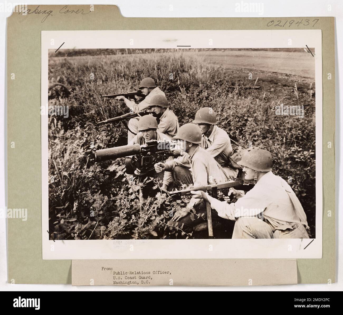 Taking machine gun hi-res stock photography and images - Alamy