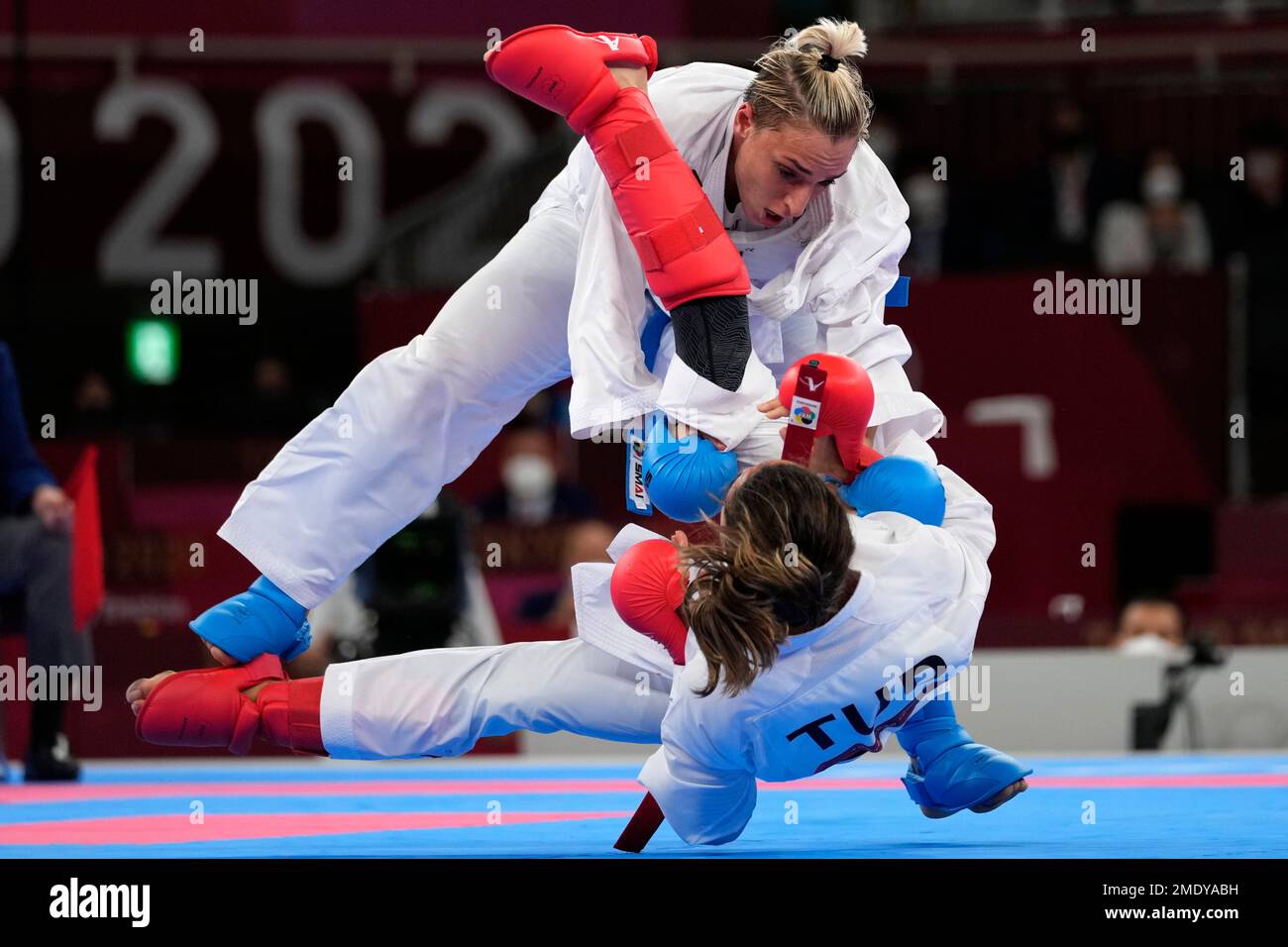 Silvia Semeraro of Italy, top, and Meltem Hocaoglu Akyol of Turkey ...