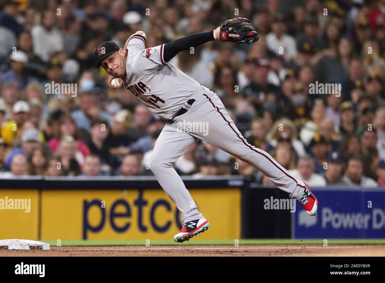 Arizona Diamondbacks third baseman Asdrubal Cabrera throws to first ...