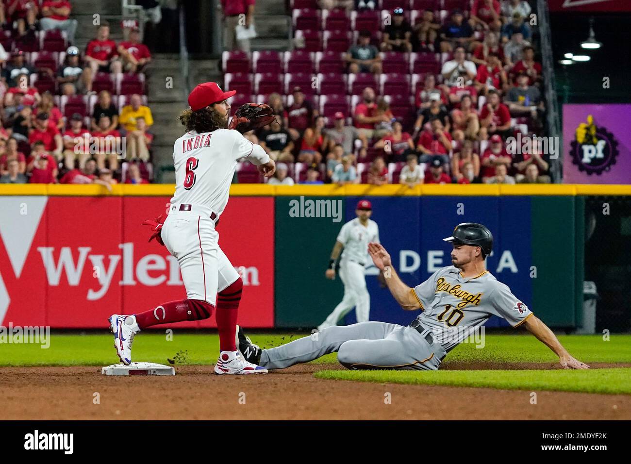Pittsburgh Pirates' Bryan Reynolds (10) slides towards second base ...
