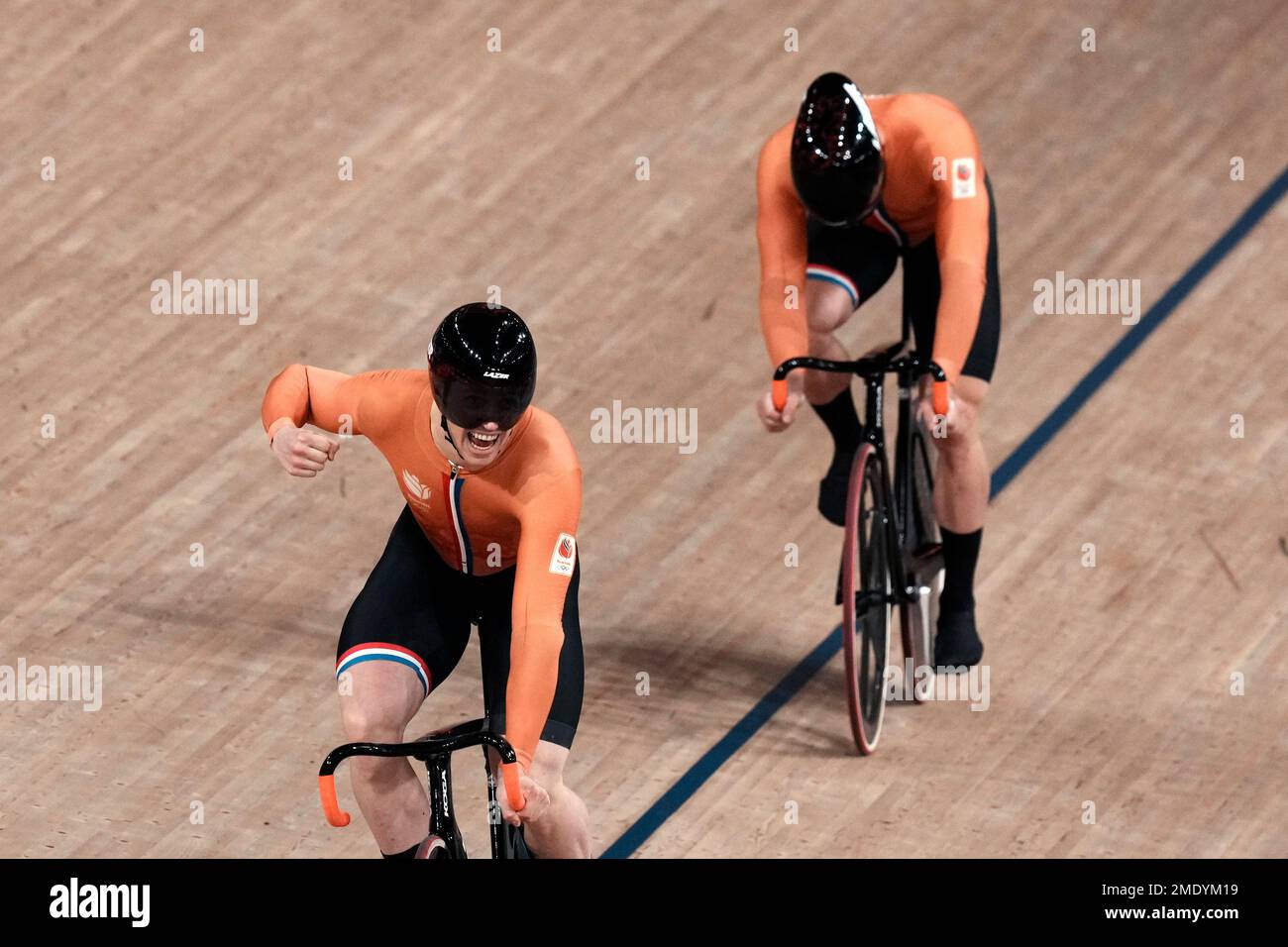 Harrie Lavreysen of Team Netherlands celebrates winning the gold medal ...