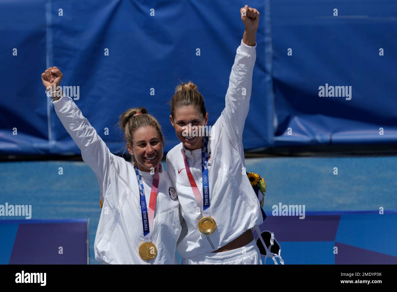 April Ross, left, of the United States, and teammate Alix Klineman ...