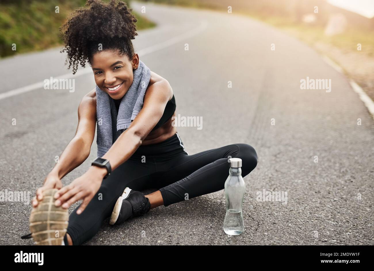These legs go through a lot. Portrait of a sporty young woman ...