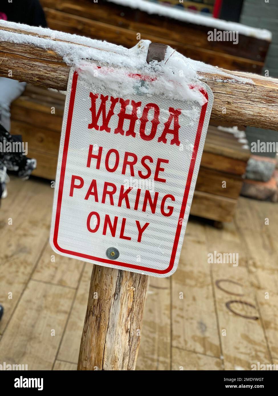 Red horse sign hi-res stock photography and images - Alamy