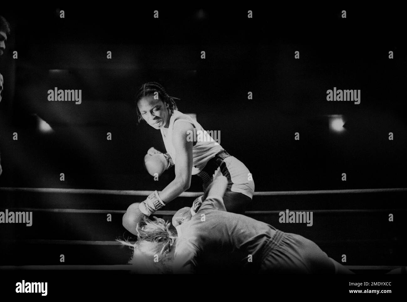 Connie Smith of Chicago lands a knock-down punch during the first round ...