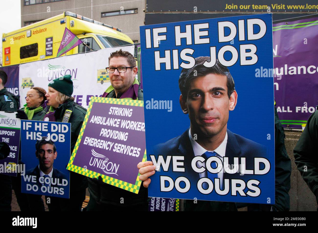 Ambulance workers strike hi-res stock photography and images - Alamy