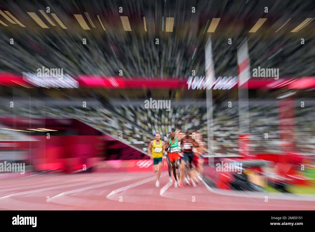 Runners compete in a men's 1,500-meter semifinal at the 2020 Summer ...